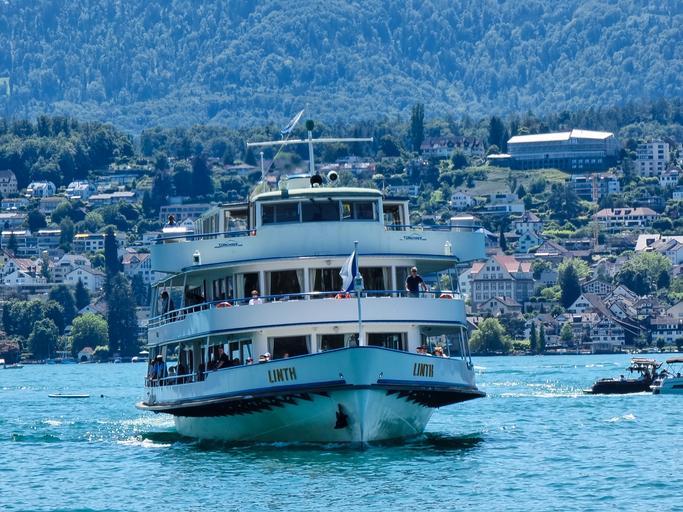 Zürich: City Highlights Tour by Coach, Cable Car, and Ferry | TourBeez